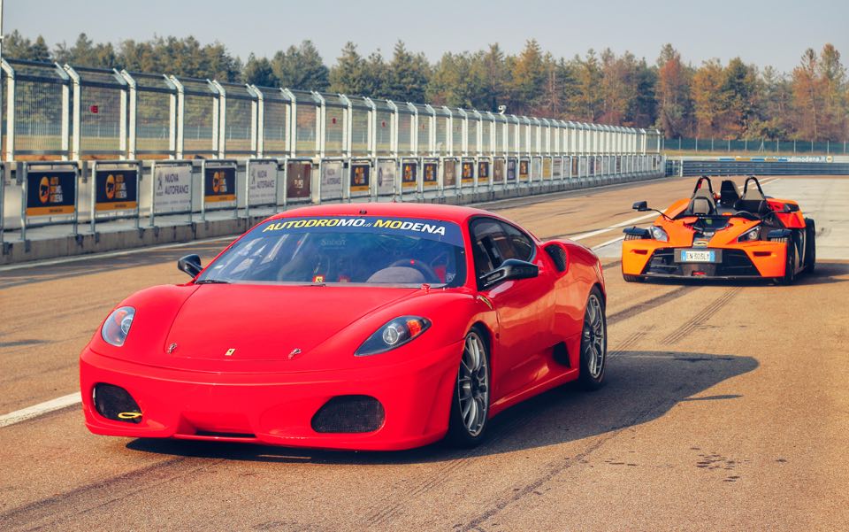 Ferrari Race at Autodromo di Modena – prinlume.com