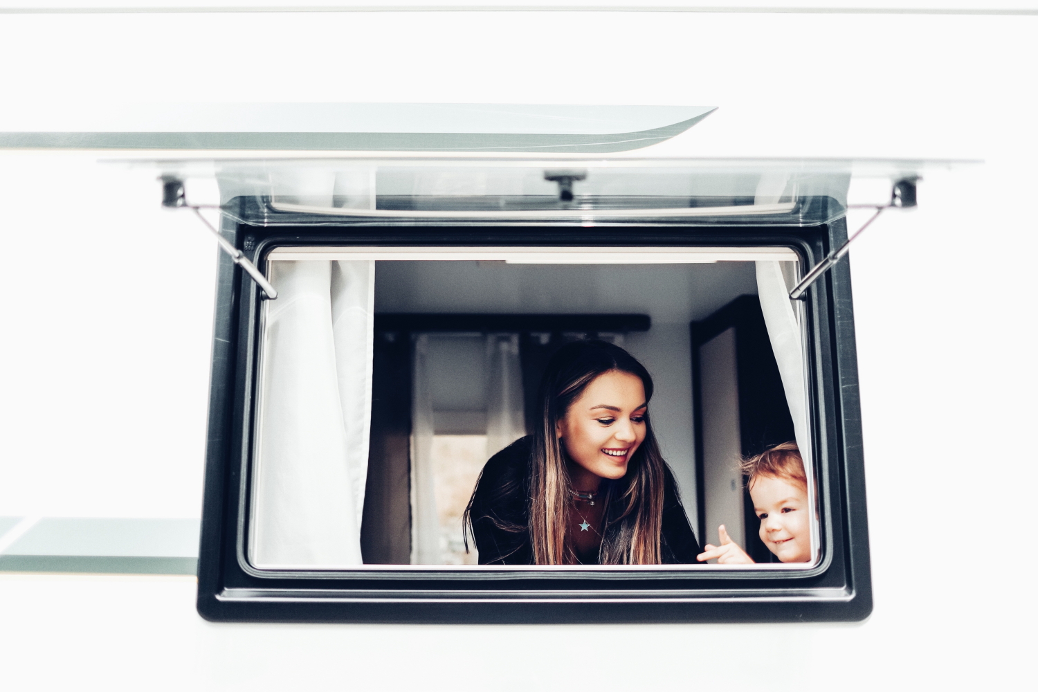 Camper Trip in Romania – Preparing the Campervan – prinlume.com